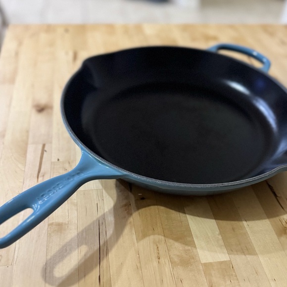 Le Creuset | Kitchen | Le Creuset Ocean Blue Cast Iron Skillet | Poshmark